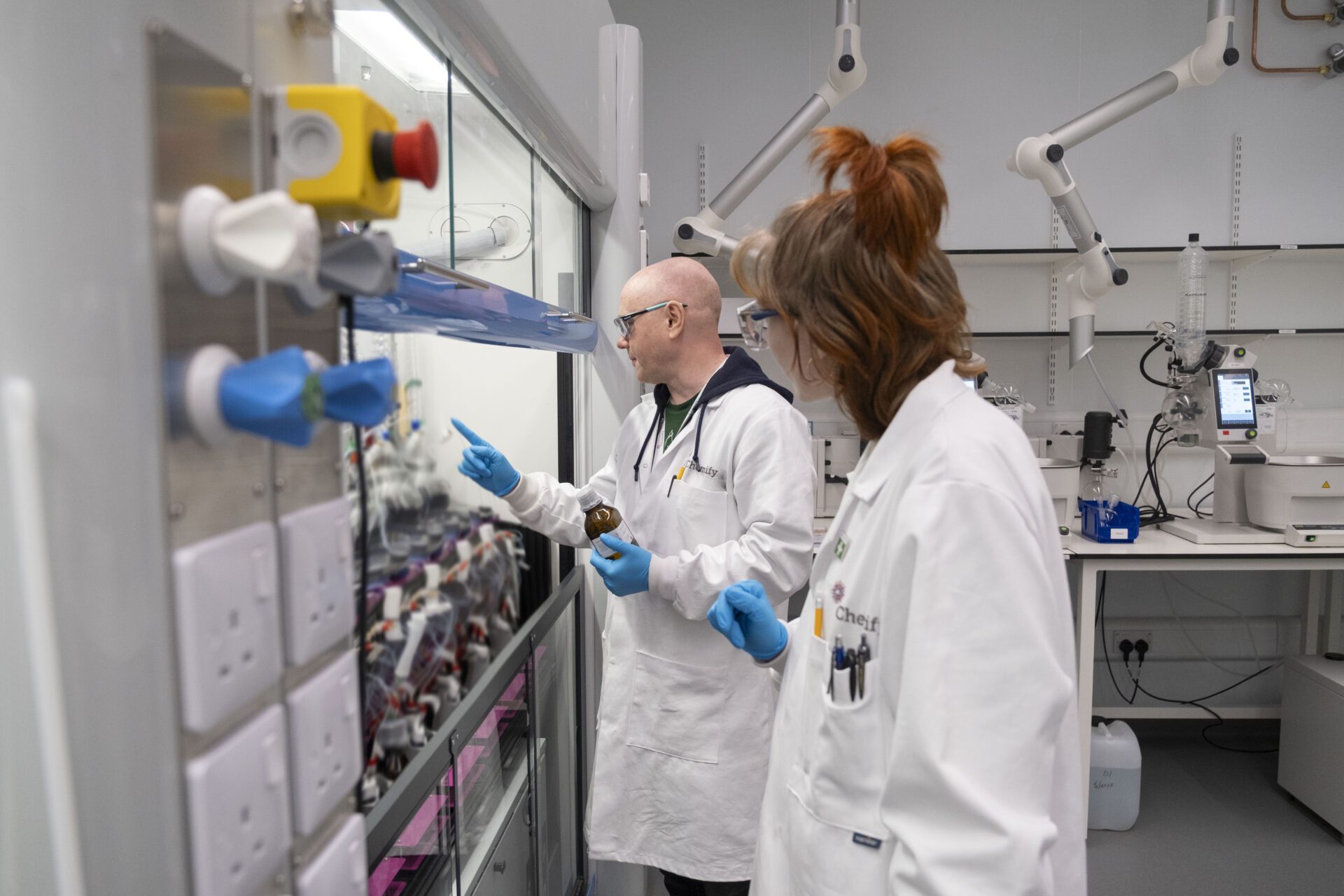Chemify launches new, world-leading ‘Chemputation’ facility in Maryhill ...